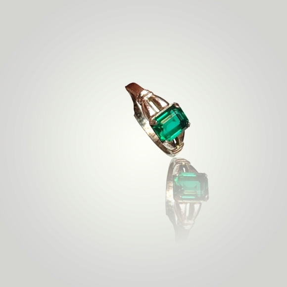 Jewelry | Beautiful Sterling Silver Shank Green Faux Emerald Ring Size ...